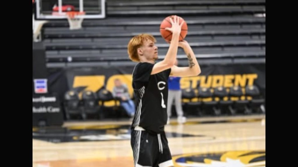 Centralia, MO, Basketball Player Hunter Hull, 17, Dies in Crash ...